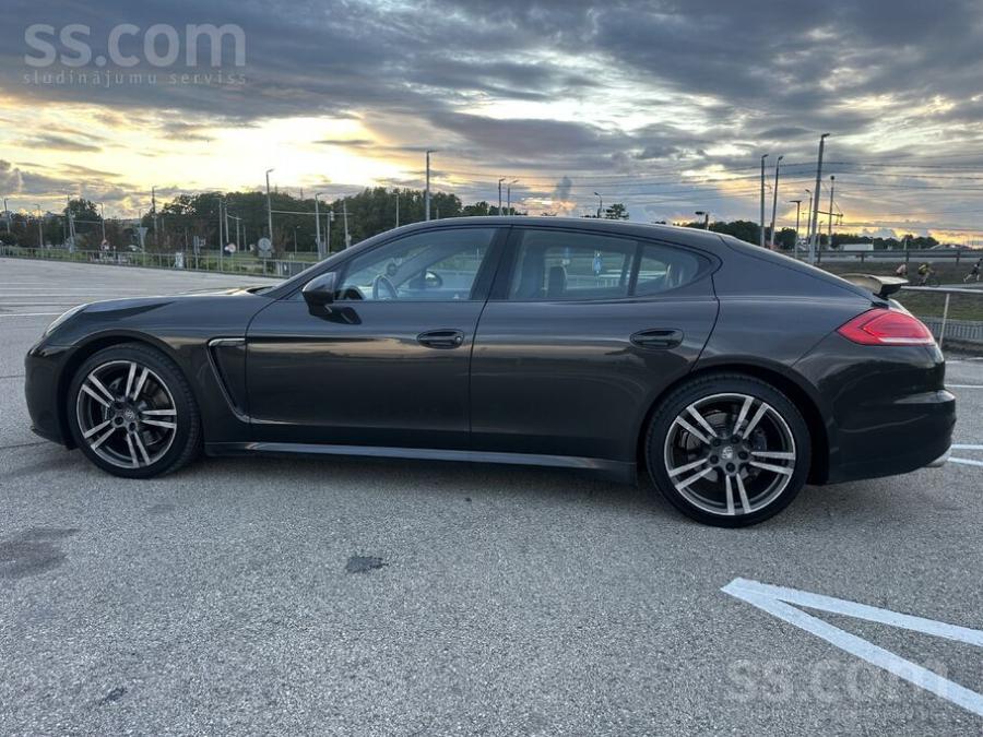 Brown Porsche Panamera 2014 in Riga, with an engine capacity of 3.00 L and mileage of 228 thousand km for 19500 €, photo 7 on AUTOMOTO.COM.LV