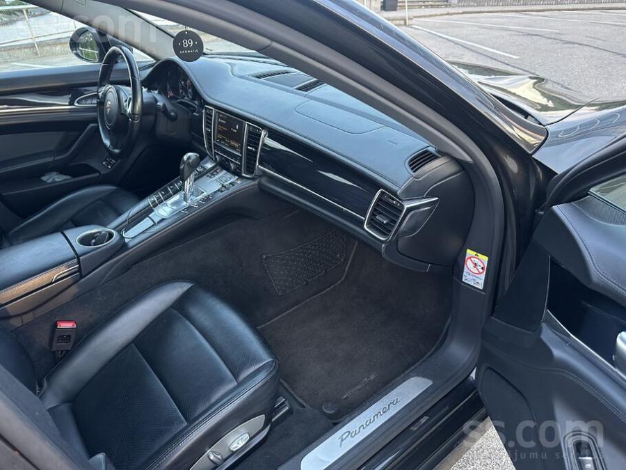 Brown Porsche Panamera 2014 in Riga, with an engine capacity of 3.00 L and mileage of 228 thousand km for 19500 €, photo 9 on AUTOMOTO.COM.LV