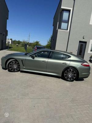 Green Porsche Panamera 2011 in Siauliai, with an engine capacity of 3.61 L and mileage of 201 thousand km for 17900 €, photo 2 on AUTOMOTO.COM.LV