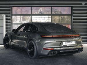 Zaļš Porsche Panamera 2025 Viļņa, ar dzinēja tilpumu 4.00 L un nobraukumu 28 tūkst. km par 155911 €, foto 4 vietnē AUTOMOTO.COM.LV