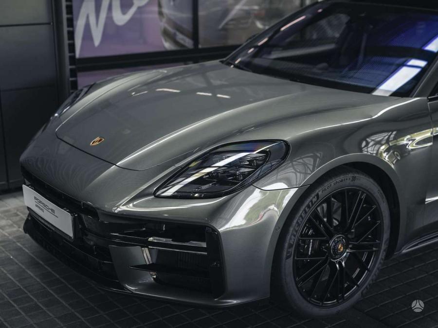 Zaļš Porsche Panamera 2025 Viļņa, ar dzinēja tilpumu 4.00 L un nobraukumu 28 tūkst. km par 155911 €, foto 11 vietnē AUTOMOTO.COM.LV
