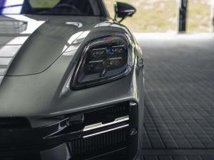 Zaļš Porsche Panamera 2025 Viļņa, ar dzinēja tilpumu 4.00 L un nobraukumu 28 tūkst. km par 155911 €, foto 12 vietnē AUTOMOTO.COM.LV