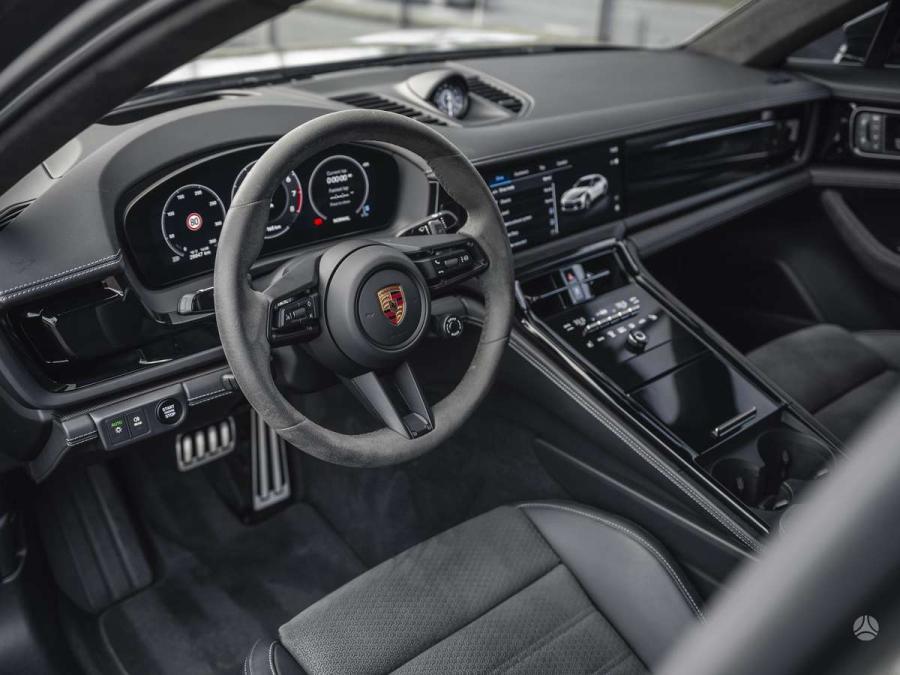 Zaļš Porsche Panamera 2025 Viļņa, ar dzinēja tilpumu 4.00 L un nobraukumu 28 tūkst. km par 155911 €, foto 28 vietnē AUTOMOTO.COM.LV