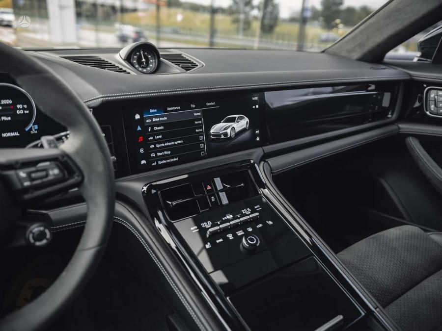 Zaļš Porsche Panamera 2025 Viļņa, ar dzinēja tilpumu 4.00 L un nobraukumu 28 tūkst. km par 155911 €, foto 36 vietnē AUTOMOTO.COM.LV