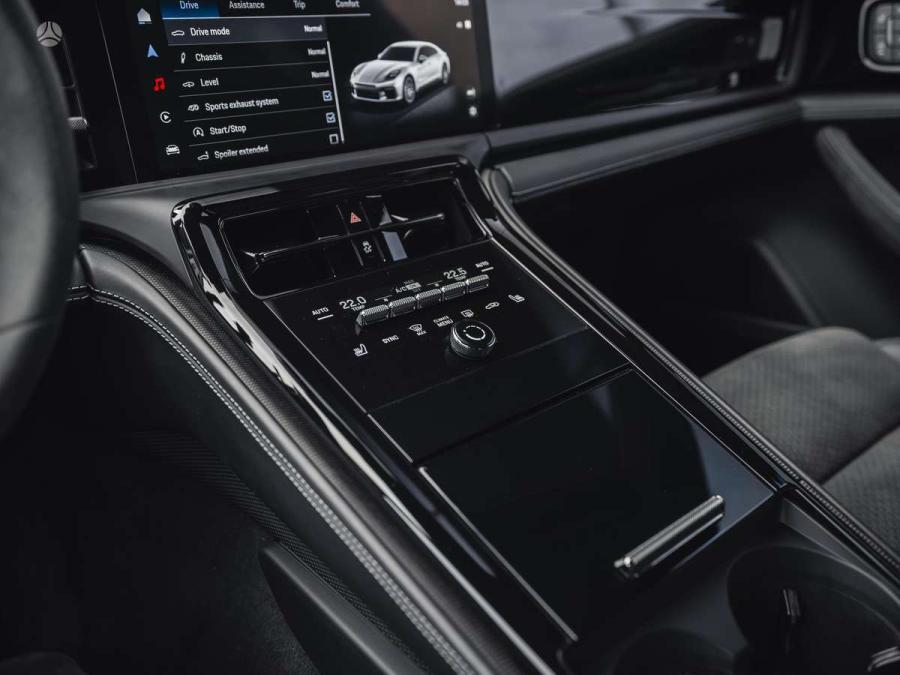 Zaļš Porsche Panamera 2025 Viļņa, ar dzinēja tilpumu 4.00 L un nobraukumu 28 tūkst. km par 155911 €, foto 39 vietnē AUTOMOTO.COM.LV