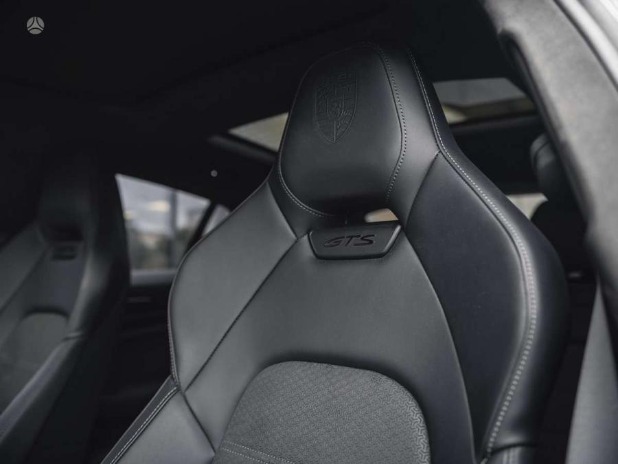 Zaļš Porsche Panamera 2025 Viļņa, ar dzinēja tilpumu 4.00 L un nobraukumu 28 tūkst. km par 155911 €, foto 41 vietnē AUTOMOTO.COM.LV