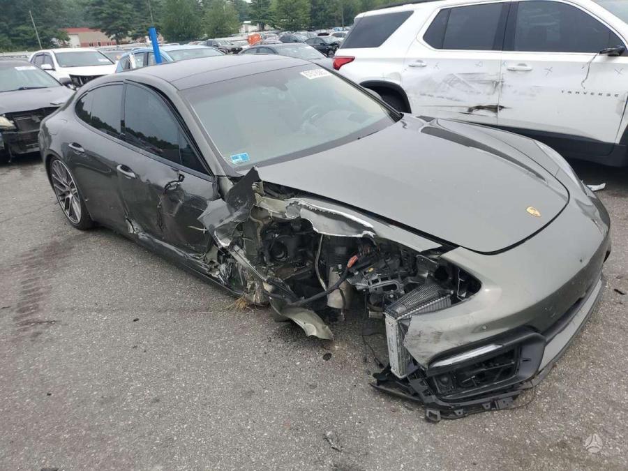 Green Porsche Panamera 2022 in Kaunas, with an engine capacity of 2.90 L and mileage of 70 thousand km for 29900 €, photo 3 on AUTOMOTO.COM.LV