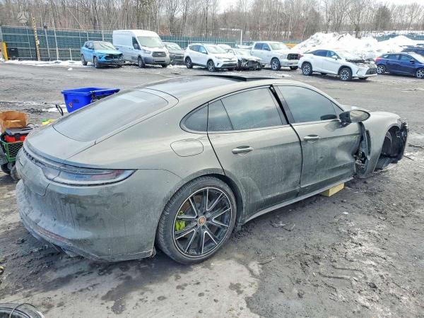 Green Porsche Panamera 2023 in Kaunas, with an engine capacity of 2.90 L and mileage of 150 thousand km for 32065 €, photo 3 on AUTOMOTO.COM.LV