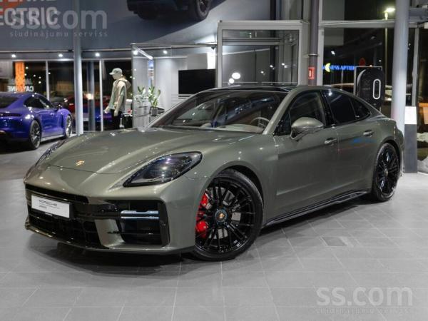 Zaļš Porsche Panamera 2025 Rīga, ar dzinēja tilpumu 4.00 L un nobraukumu 7 tūkst. km par 179900 €, foto 1 vietnē AUTOMOTO.COM.LV
