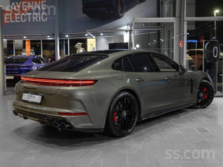 Zaļš Porsche Panamera 2025 Rīga, ar dzinēja tilpumu 4.00 L un nobraukumu 7 tūkst. km par 179900 €, foto 3 vietnē AUTOMOTO.COM.LV