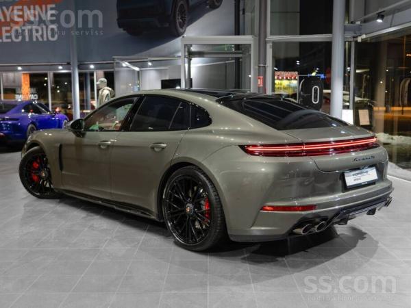 Zaļš Porsche Panamera 2025 Rīga, ar dzinēja tilpumu 4.00 L un nobraukumu 7 tūkst. km par 179900 €, foto 10 vietnē AUTOMOTO.COM.LV