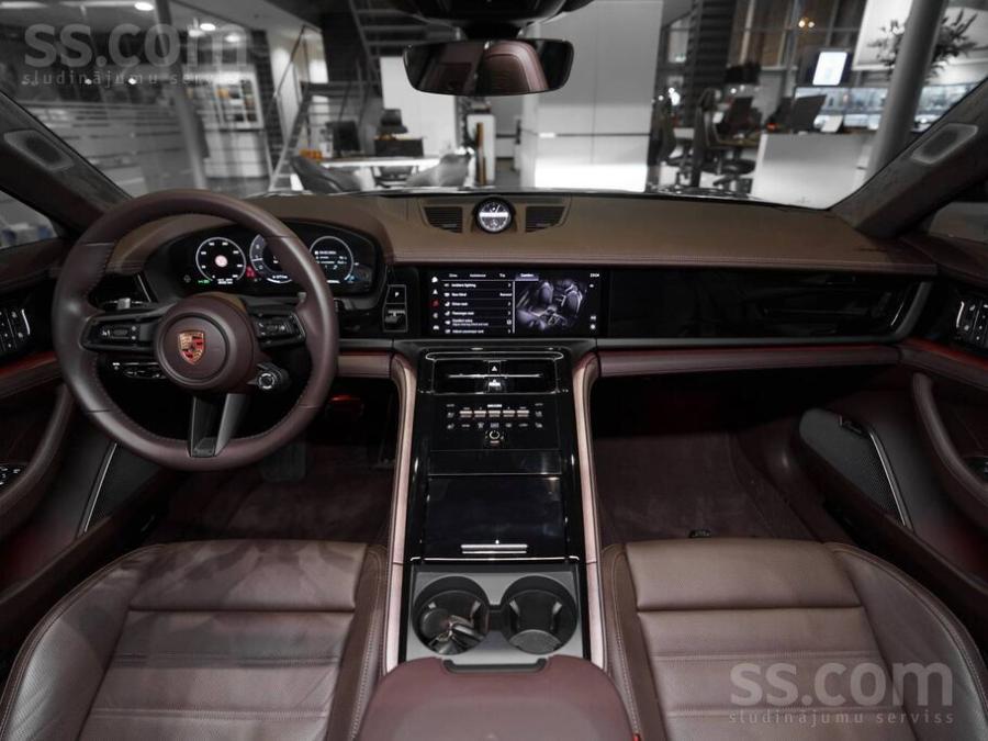 Zaļš Porsche Panamera 2025 Rīga, ar dzinēja tilpumu 4.00 L un nobraukumu 7 tūkst. km par 179900 €, foto 20 vietnē AUTOMOTO.COM.LV