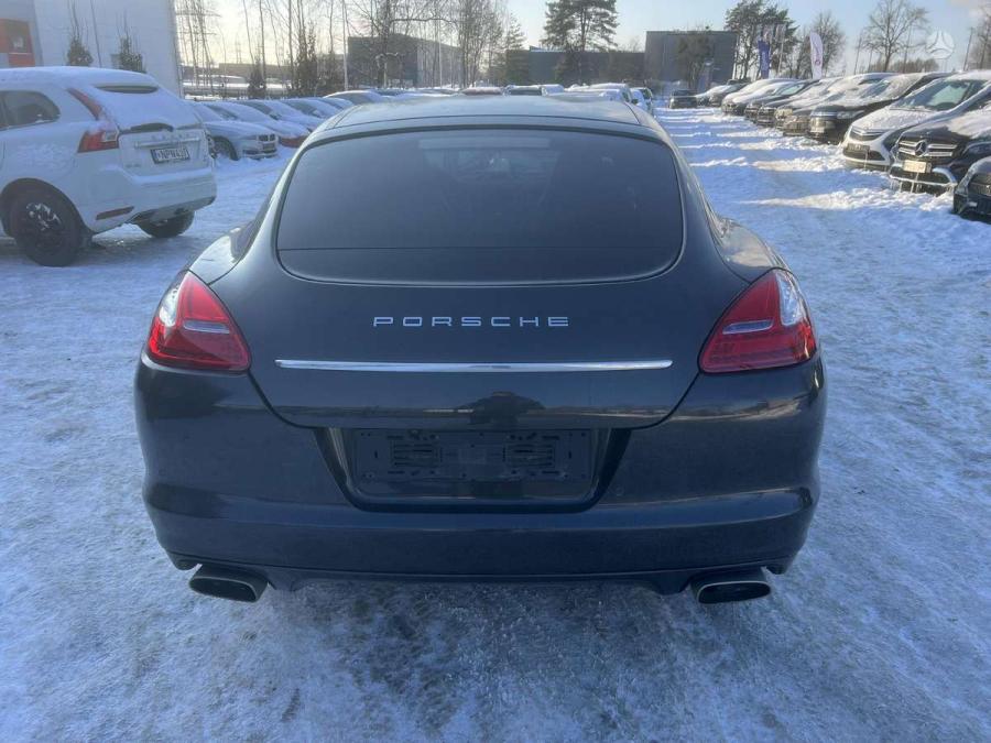 Pelēks Porsche Panamera 2012 Kauņa, ar dzinēja tilpumu 3.00 L un nobraukumu 191 tūkst. km par 17950 €, foto 4 vietnē AUTOMOTO.COM.LV