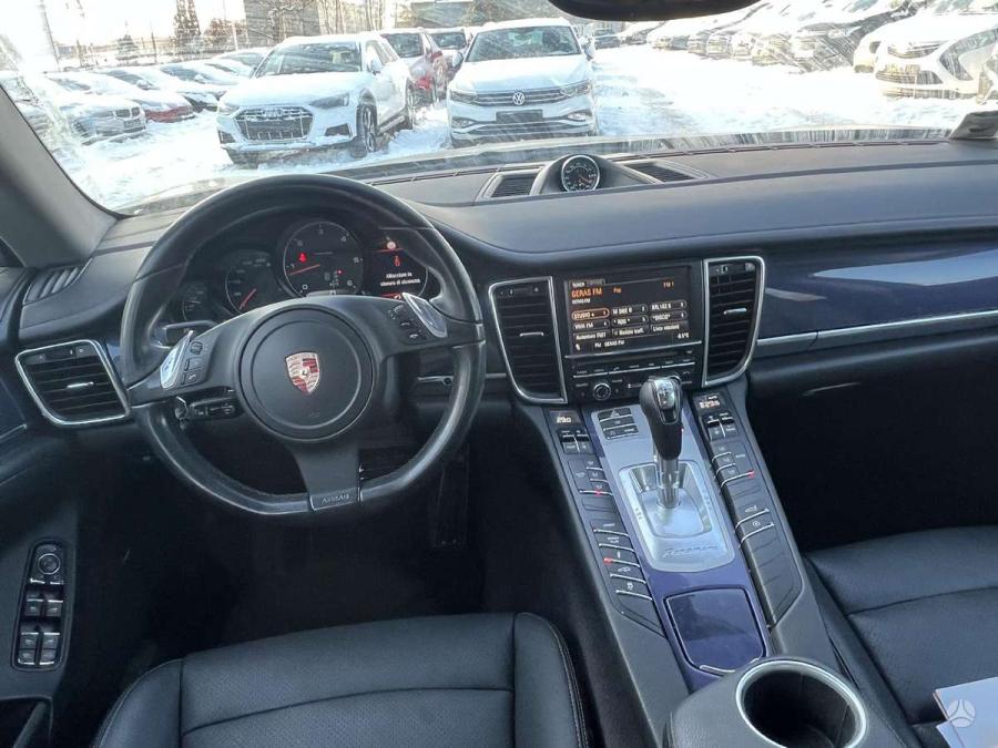 Pelēks Porsche Panamera 2012 Kauņa, ar dzinēja tilpumu 3.00 L un nobraukumu 191 tūkst. km par 17950 €, foto 19 vietnē AUTOMOTO.COM.LV