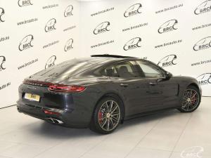 Grey Porsche Panamera 2017 in Vilnius, with an engine capacity of 4.00 L and mileage of 141 thousand km for 47900 €, photo 4 on AUTOMOTO.COM.LV