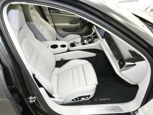 Grey Porsche Panamera 2017 in Vilnius, with an engine capacity of 4.00 L and mileage of 141 thousand km for 47900 €, photo 7 on AUTOMOTO.COM.LV