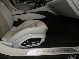 Grey Porsche Panamera 2017 in Vilnius, with an engine capacity of 4.00 L and mileage of 141 thousand km for 47900 €, photo 8 on AUTOMOTO.COM.LV