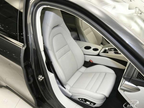 Порше Панамера 2017 в Вильнюс на AUTOMOTO.COM.LV Серый Порше Панамера 2017 в Вильнюс, объемом двигателя 4.00 л и пробегом 141 тыс. км за 47900 €, фото 9 на AUTOMOTO.COM.LV