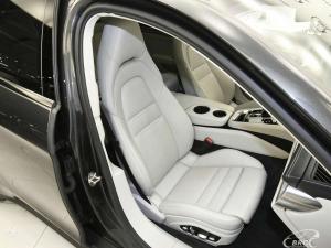 Grey Porsche Panamera 2017 in Vilnius, with an engine capacity of 4.00 L and mileage of 141 thousand km for 47900 €, photo 9 on AUTOMOTO.COM.LV