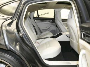 Grey Porsche Panamera 2017 in Vilnius, with an engine capacity of 4.00 L and mileage of 141 thousand km for 47900 €, photo 14 on AUTOMOTO.COM.LV