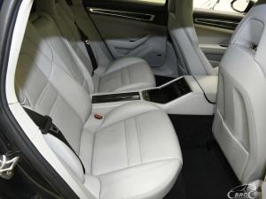Grey Porsche Panamera 2017 in Vilnius, with an engine capacity of 4.00 L and mileage of 141 thousand km for 47900 €, photo 15 on AUTOMOTO.COM.LV