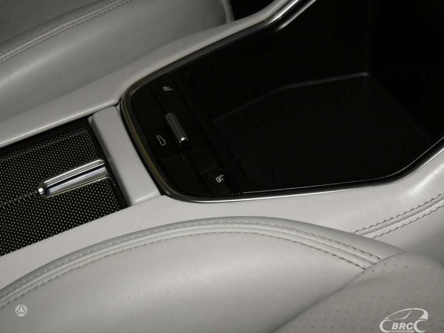 Grey Porsche Panamera 2017 in Vilnius, with an engine capacity of 4.00 L and mileage of 141 thousand km for 47900 €, photo 16 on AUTOMOTO.COM.LV