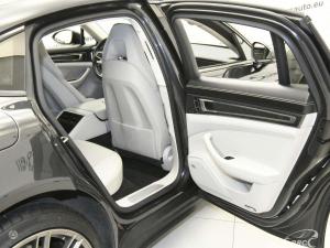 Grey Porsche Panamera 2017 in Vilnius, with an engine capacity of 4.00 L and mileage of 141 thousand km for 47900 €, photo 18 on AUTOMOTO.COM.LV