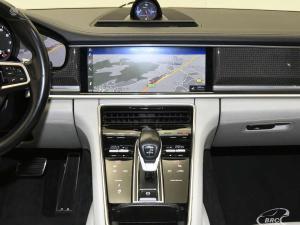 Grey Porsche Panamera 2017 in Vilnius, with an engine capacity of 4.00 L and mileage of 141 thousand km for 47900 €, photo 20 on AUTOMOTO.COM.LV