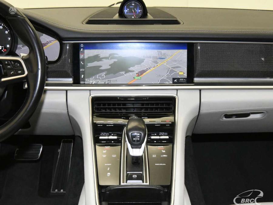 Grey Porsche Panamera 2017 in Vilnius, with an engine capacity of 4.00 L and mileage of 141 thousand km for 47900 €, photo 20 on AUTOMOTO.COM.LV