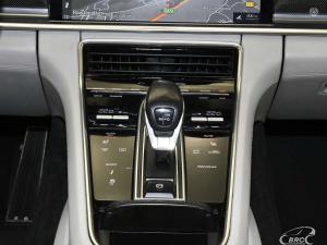 Grey Porsche Panamera 2017 in Vilnius, with an engine capacity of 4.00 L and mileage of 141 thousand km for 47900 €, photo 23 on AUTOMOTO.COM.LV