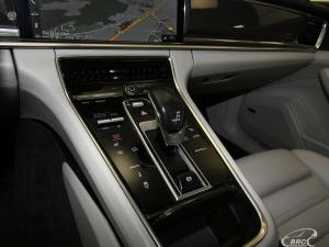Grey Porsche Panamera 2017 in Vilnius, with an engine capacity of 4.00 L and mileage of 141 thousand km for 47900 €, photo 31 on AUTOMOTO.COM.LV