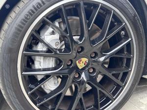 Grey Porsche Panamera 2018 in Vilnius, with an engine capacity of 3.00 L and mileage of 86 thousand km for 49950 €, photo 6 on AUTOMOTO.COM.LV