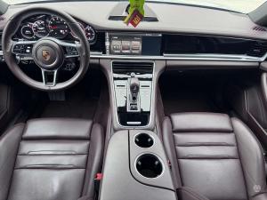 Grey Porsche Panamera 2018 in Vilnius, with an engine capacity of 3.00 L and mileage of 86 thousand km for 49950 €, photo 7 on AUTOMOTO.COM.LV