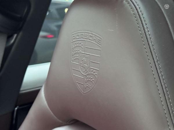 Pelēks Porsche Panamera 2018 Viļņa, ar dzinēja tilpumu 3.00 L un nobraukumu 86 tūkst. km par 49950 €, foto 8 vietnē AUTOMOTO.COM.LV