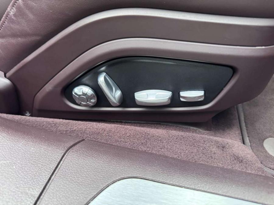 Grey Porsche Panamera 2018 in Vilnius, with an engine capacity of 3.00 L and mileage of 86 thousand km for 49950 €, photo 10 on AUTOMOTO.COM.LV