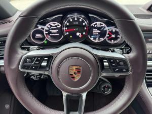 Grey Porsche Panamera 2018 in Vilnius, with an engine capacity of 3.00 L and mileage of 86 thousand km for 49950 €, photo 16 on AUTOMOTO.COM.LV