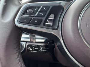 Grey Porsche Panamera 2018 in Vilnius, with an engine capacity of 3.00 L and mileage of 86 thousand km for 49950 €, photo 17 on AUTOMOTO.COM.LV
