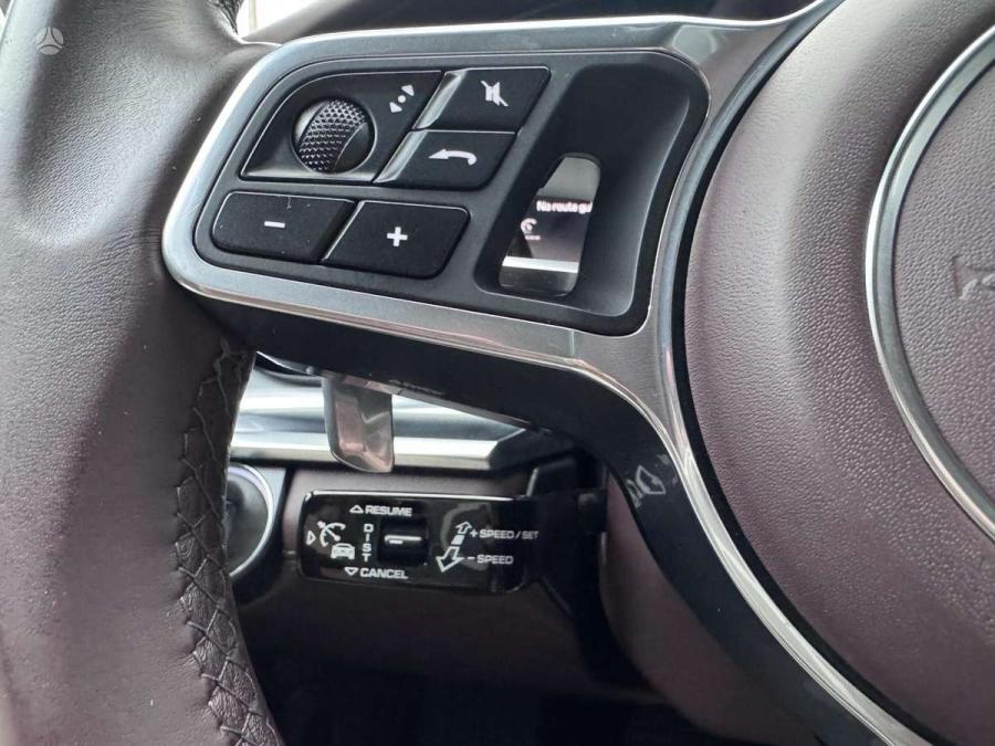 Grey Porsche Panamera 2018 in Vilnius, with an engine capacity of 3.00 L and mileage of 86 thousand km for 49950 €, photo 17 on AUTOMOTO.COM.LV