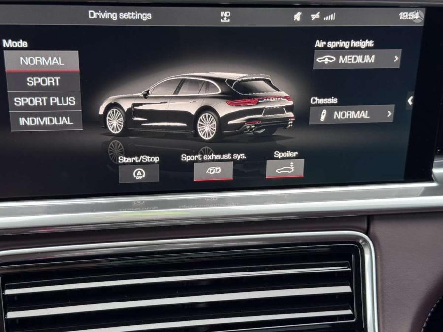 Grey Porsche Panamera 2018 in Vilnius, with an engine capacity of 3.00 L and mileage of 86 thousand km for 49950 €, photo 24 on AUTOMOTO.COM.LV