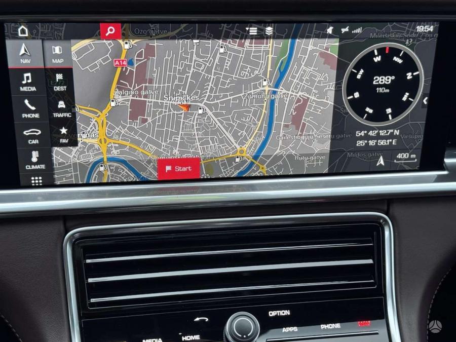 Grey Porsche Panamera 2018 in Vilnius, with an engine capacity of 3.00 L and mileage of 86 thousand km for 49950 €, photo 25 on AUTOMOTO.COM.LV