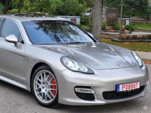 Grey Porsche Panamera 2009 in Klaipeda, with an engine capacity of 4.80 L and mileage of 303 thousand km for 18500 €, photo 3 on AUTOMOTO.COM.LV