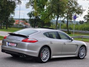 Grey Porsche Panamera 2009 in Klaipeda, with an engine capacity of 4.80 L and mileage of 303 thousand km for 18500 €, photo 6 on AUTOMOTO.COM.LV
