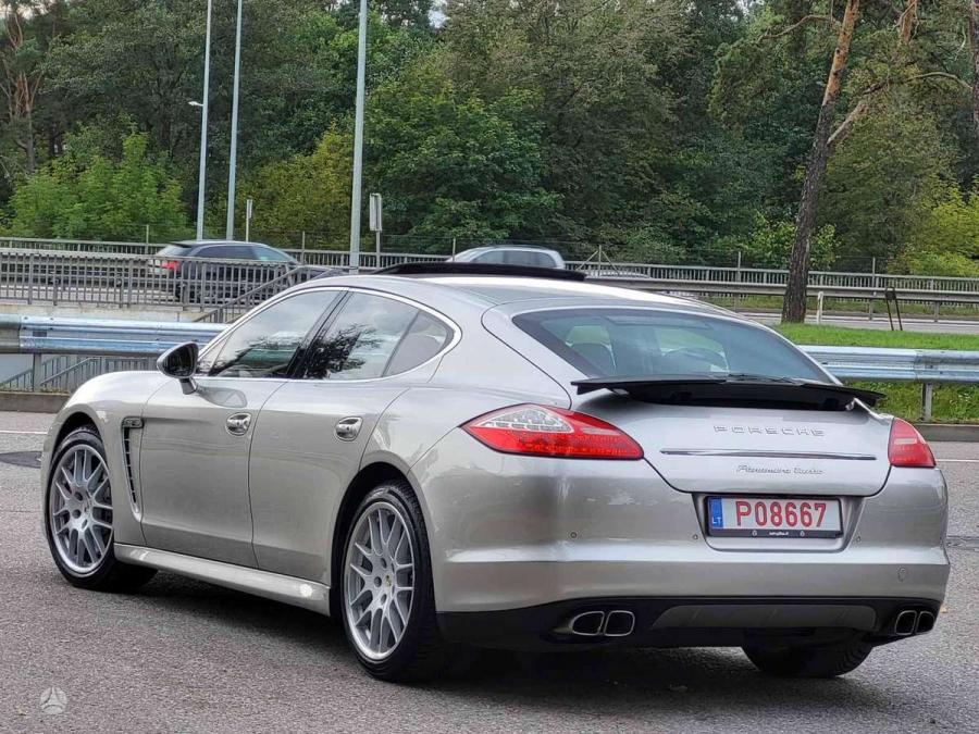 Grey Porsche Panamera 2009 in Klaipeda, with an engine capacity of 4.80 L and mileage of 303 thousand km for 18500 €, photo 7 on AUTOMOTO.COM.LV