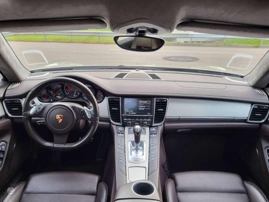 Grey Porsche Panamera 2009 in Klaipeda, with an engine capacity of 4.80 L and mileage of 303 thousand km for 18500 €, photo 9 on AUTOMOTO.COM.LV