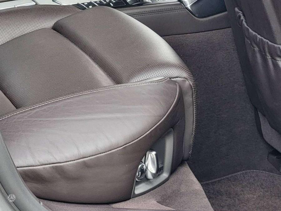 Grey Porsche Panamera 2009 in Klaipeda, with an engine capacity of 4.80 L and mileage of 303 thousand km for 18500 €, photo 12 on AUTOMOTO.COM.LV