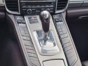 Grey Porsche Panamera 2009 in Klaipeda, with an engine capacity of 4.80 L and mileage of 303 thousand km for 18500 €, photo 13 on AUTOMOTO.COM.LV