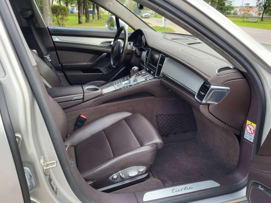 Grey Porsche Panamera 2009 in Klaipeda, with an engine capacity of 4.80 L and mileage of 303 thousand km for 18500 €, photo 22 on AUTOMOTO.COM.LV