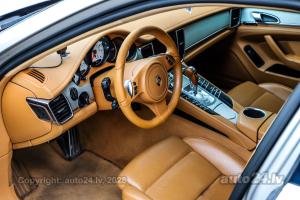 Grey Porsche Panamera 2010 in Tallinn, with an engine capacity of 4.80 L and mileage of 253 thousand km for 17900 €, photo 15 on AUTOMOTO.COM.LV