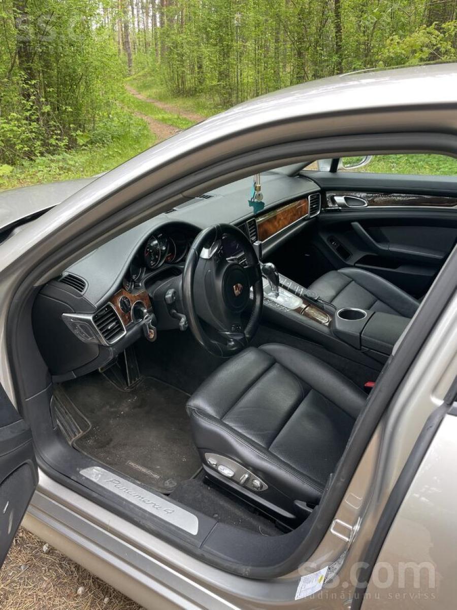 Grey Porsche Panamera 2012 in Riga, with an engine capacity of 3.60 L and mileage of 122 thousand km for 22000 €, photo 5 on AUTOMOTO.COM.LV