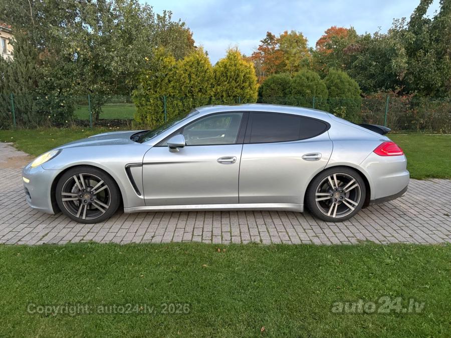Grey Porsche Panamera 2013 in Tallinn, with an engine capacity of 3.00 L and mileage of 280 thousand km for 19999 €, photo 1 on AUTOMOTO.COM.LV